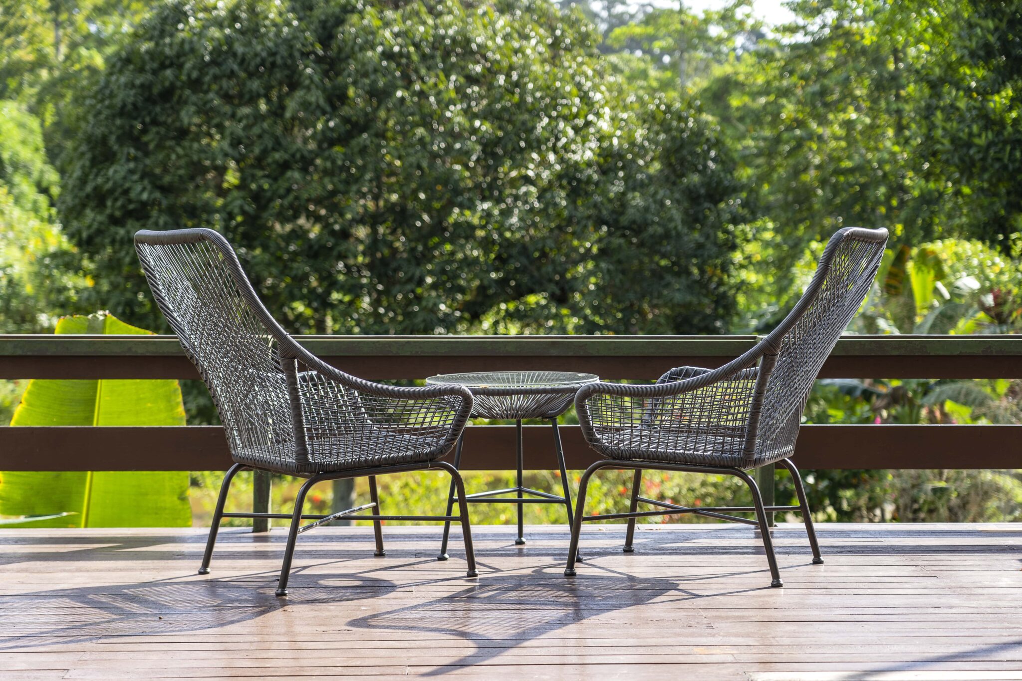 Móveis para área externa: conheça as melhores opções de materiais ...