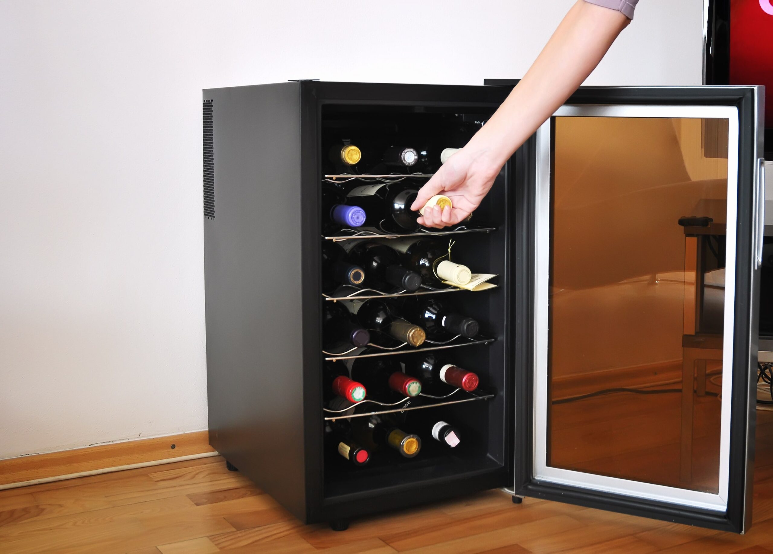 Adegas: conheça os modelos ideais para armazenar seus vinhos – Blog do ...